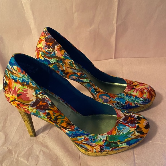 FIONI Clothing | Shoes | Fioni Flower Design Stiletto Pumps New ...